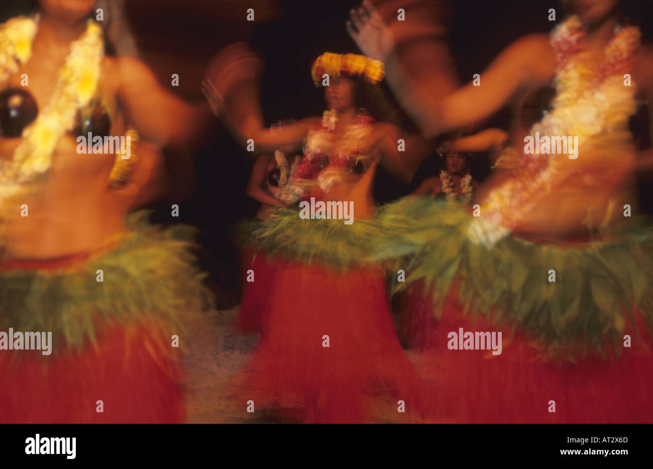 Tahiti polynesian dancers woman hi-res stock photography and images - Alamy