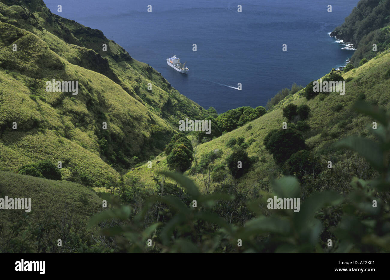 French polynesian sailing ship hi-res stock photography and images - Alamy