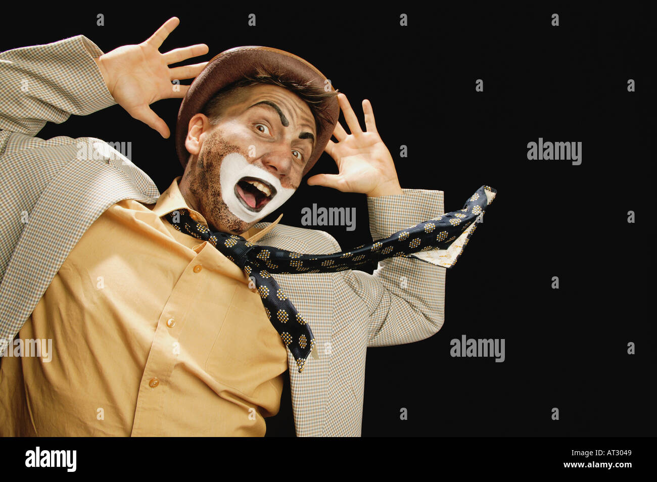 Scruffy man in suit hi-res stock photography and images - Alamy