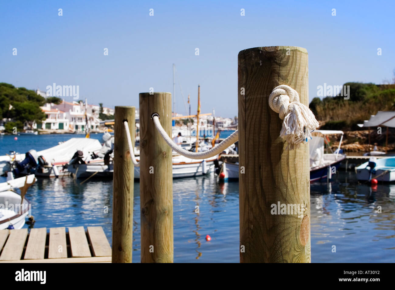 jetty with rope post fence Stock Photo - Alamy