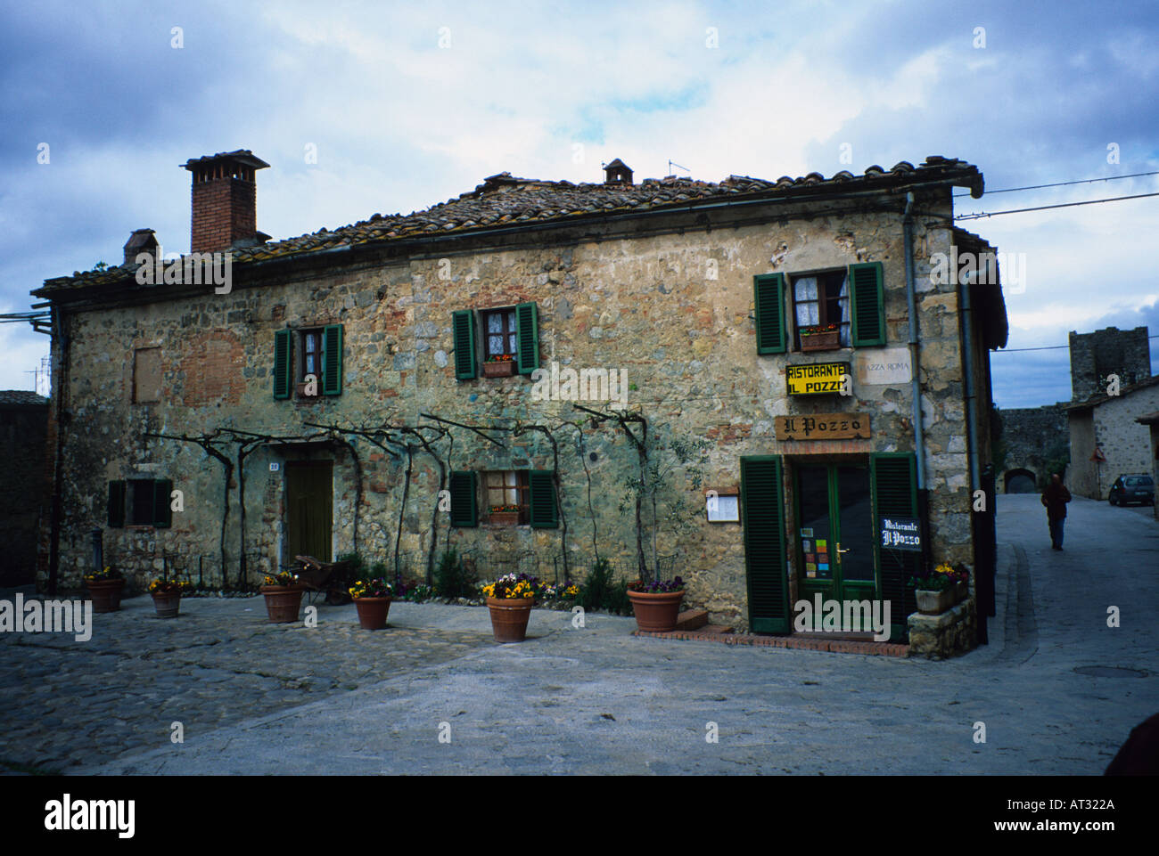 Route to monteriggioni hi-res stock photography and images - Alamy