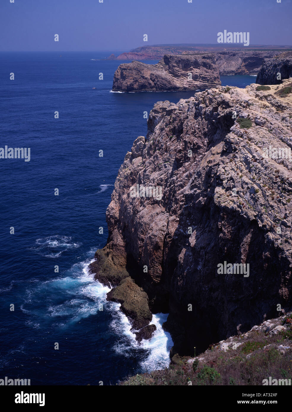 Cabo de sao vincente cliffs hi-res stock photography and images - Alamy