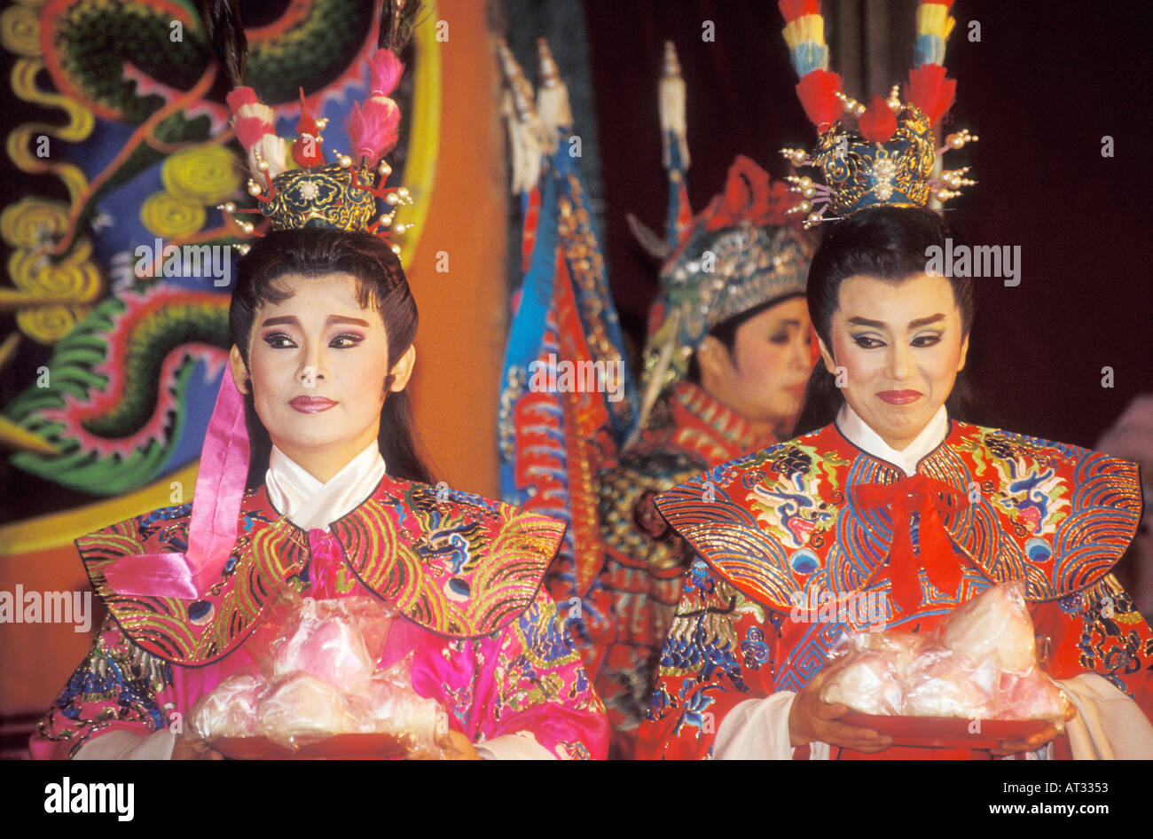 Taiwanese opera hi-res stock photography and images - Alamy