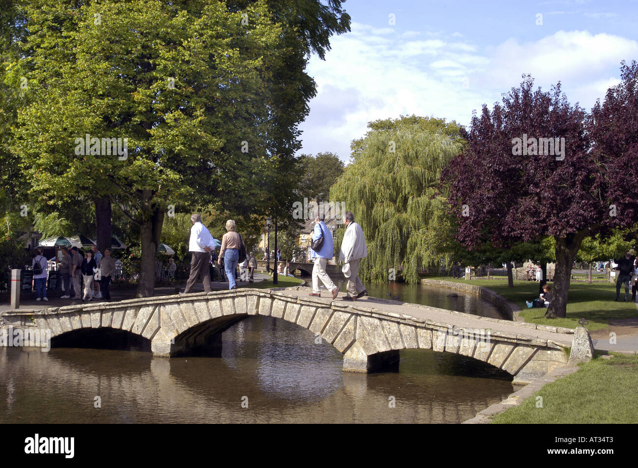 bridge over river windrush bourton on the water cotswolds england gb uk ...