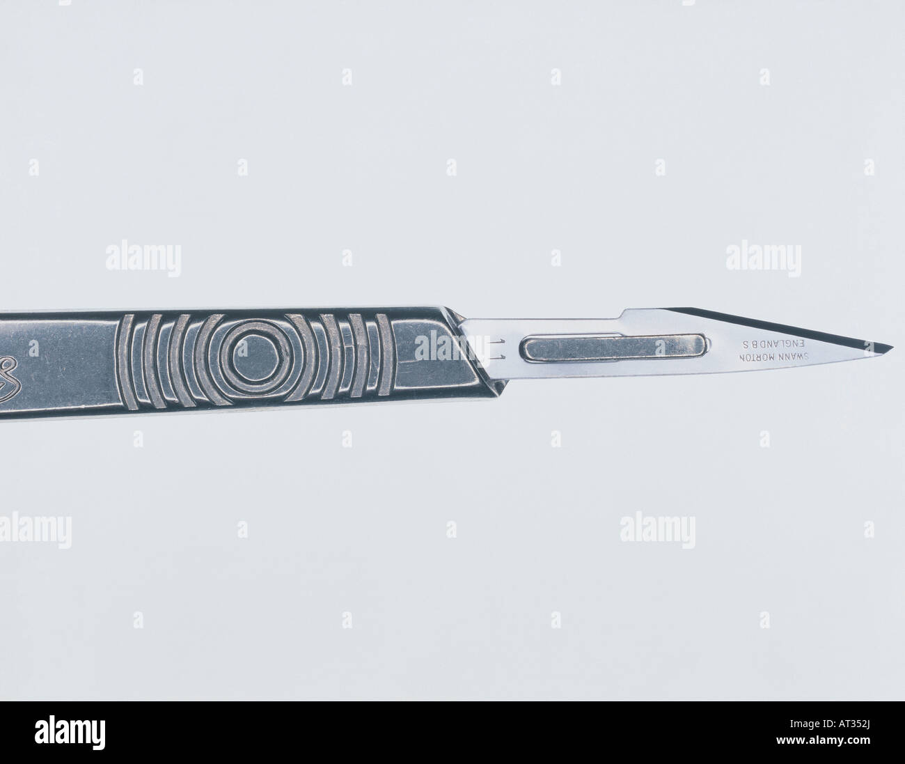 Scalpel blade pointed hi-res stock photography and images - Alamy