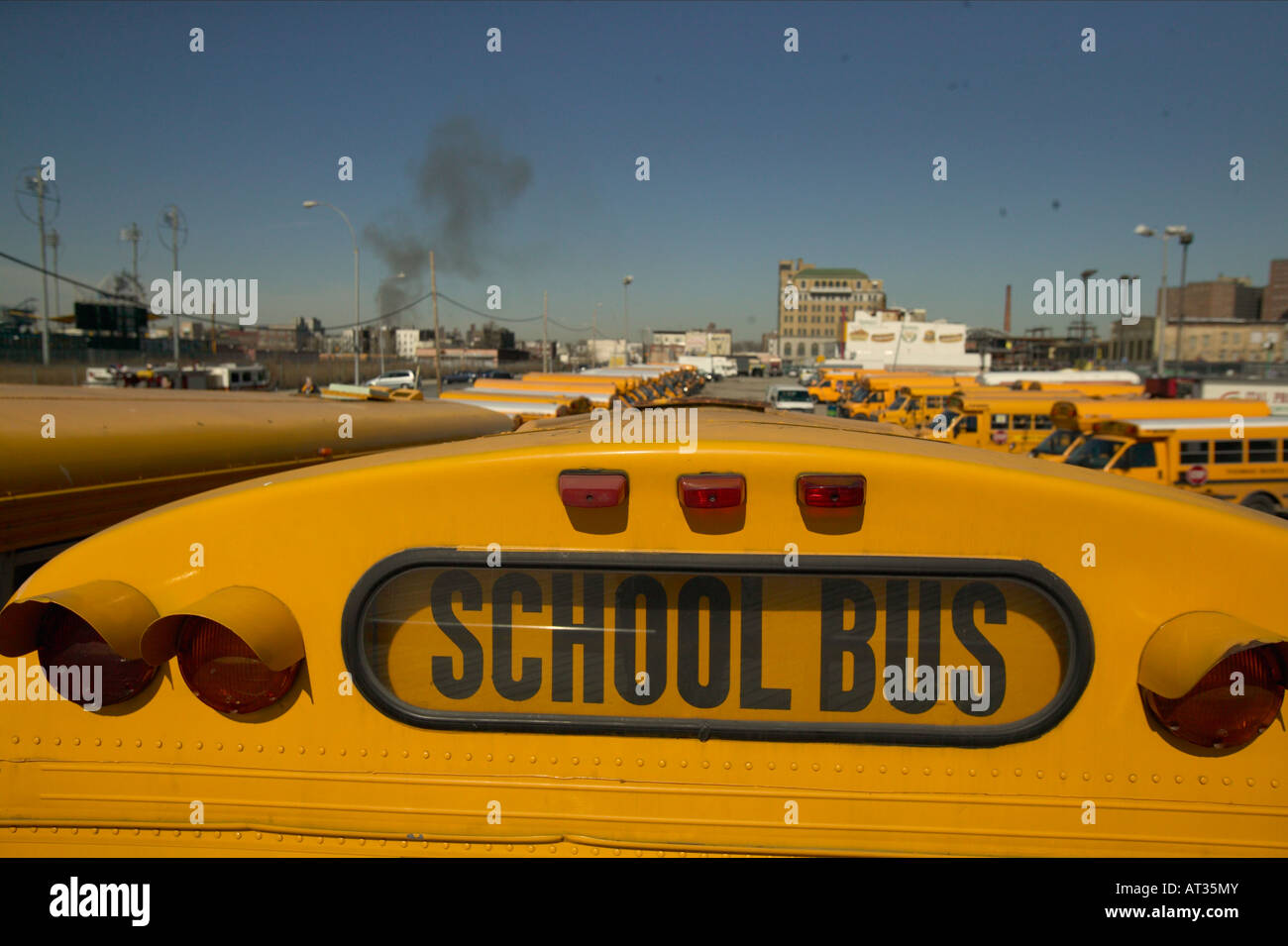 School bus usa children hi-res stock photography and images - Alamy