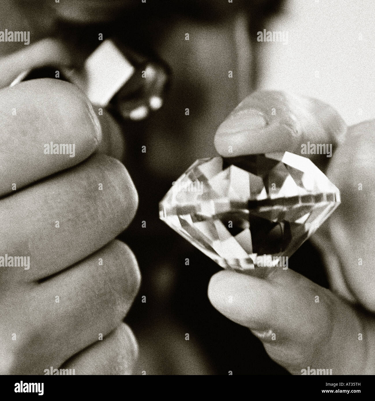 Diamond magnifying hi-res stock photography and images - Alamy