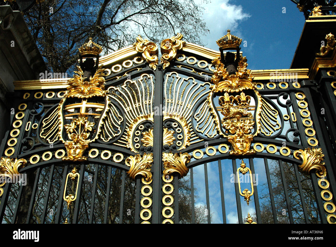 Green Park Gates High Resolution Stock Photography and Images - Alamy