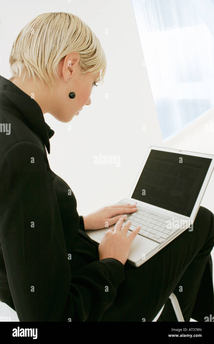 Smartly dressed woman hi-res stock photography and images - Alamy