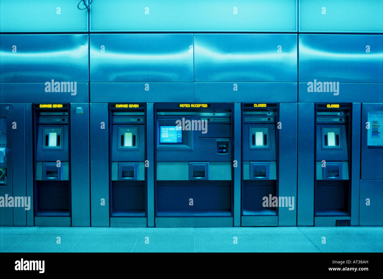 Automatic queue machine hi-res stock photography and images - Alamy