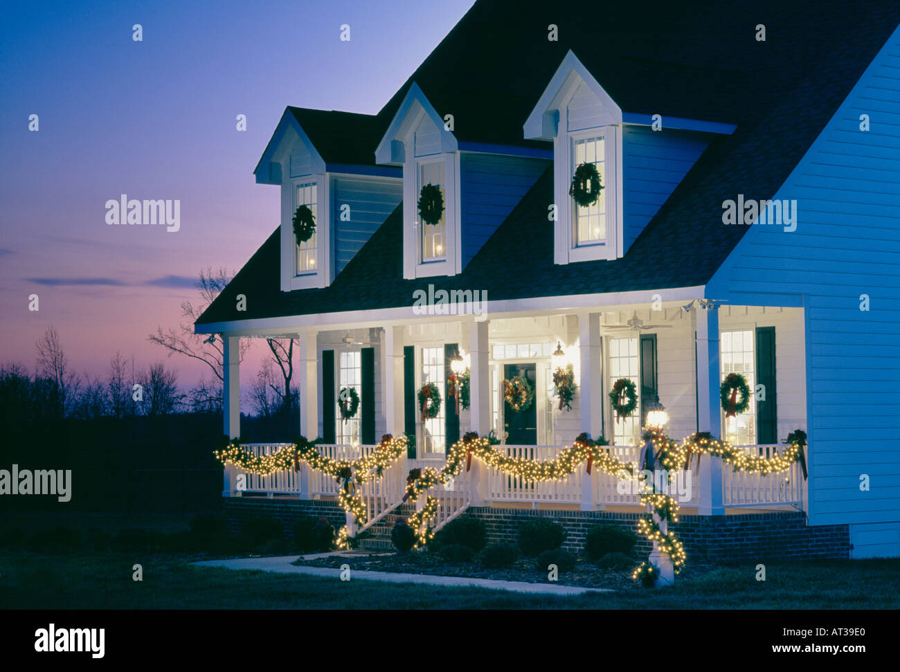 Middle class house hi-res stock photography and images - Alamy