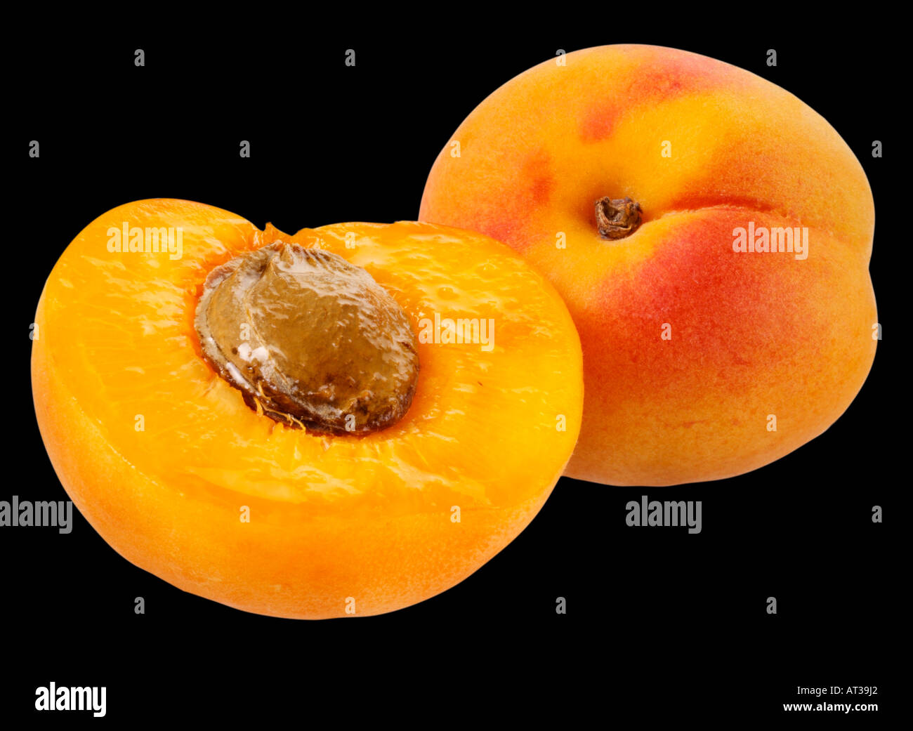 WHOLE AND HALF APRICOT Stock Photo - Alamy