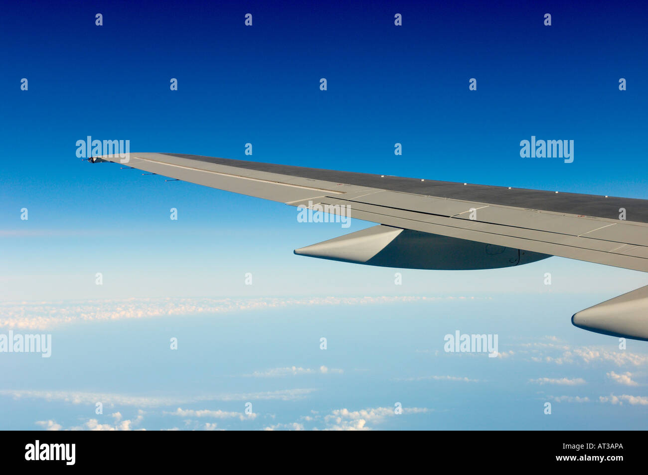 Aircraft wing hi-res stock photography and images - Alamy