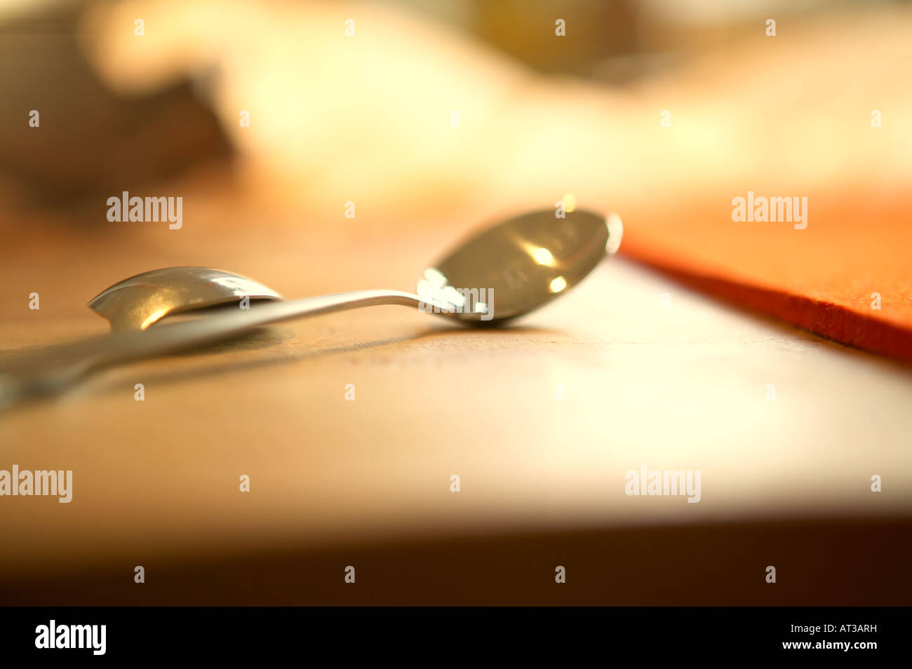 Two side by side spoons hi-res stock photography and images - Alamy