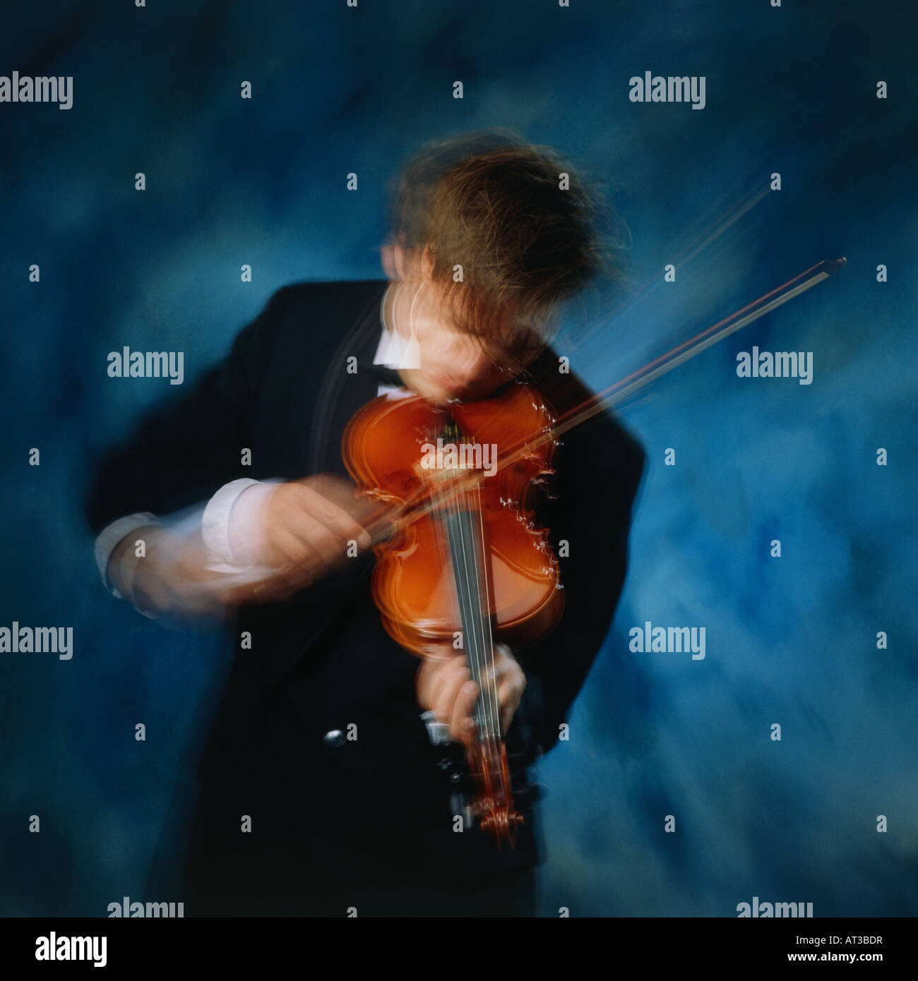 Time practice violin hi-res stock photography and images - Alamy