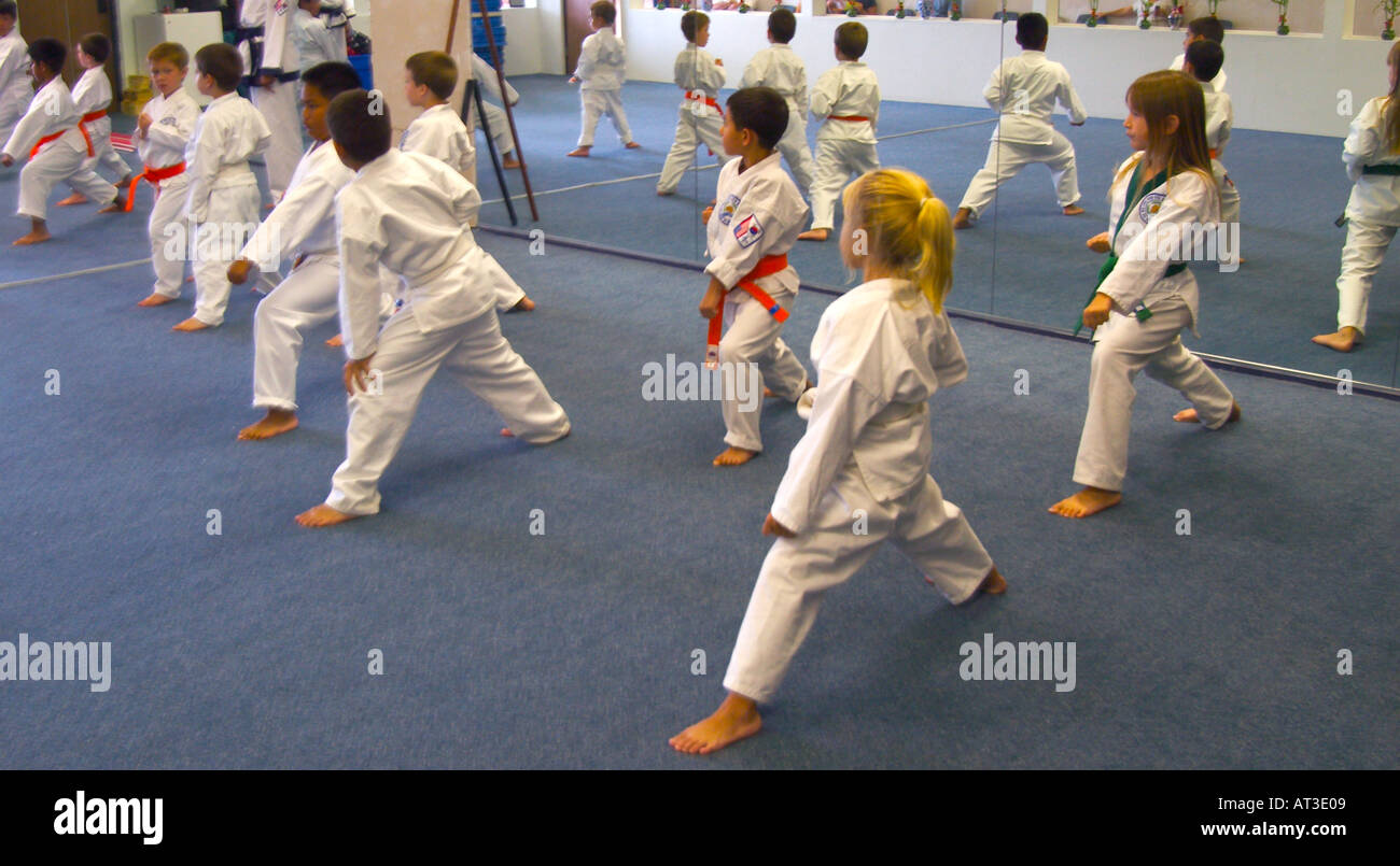 Karate class line hi-res stock photography and images - Alamy
