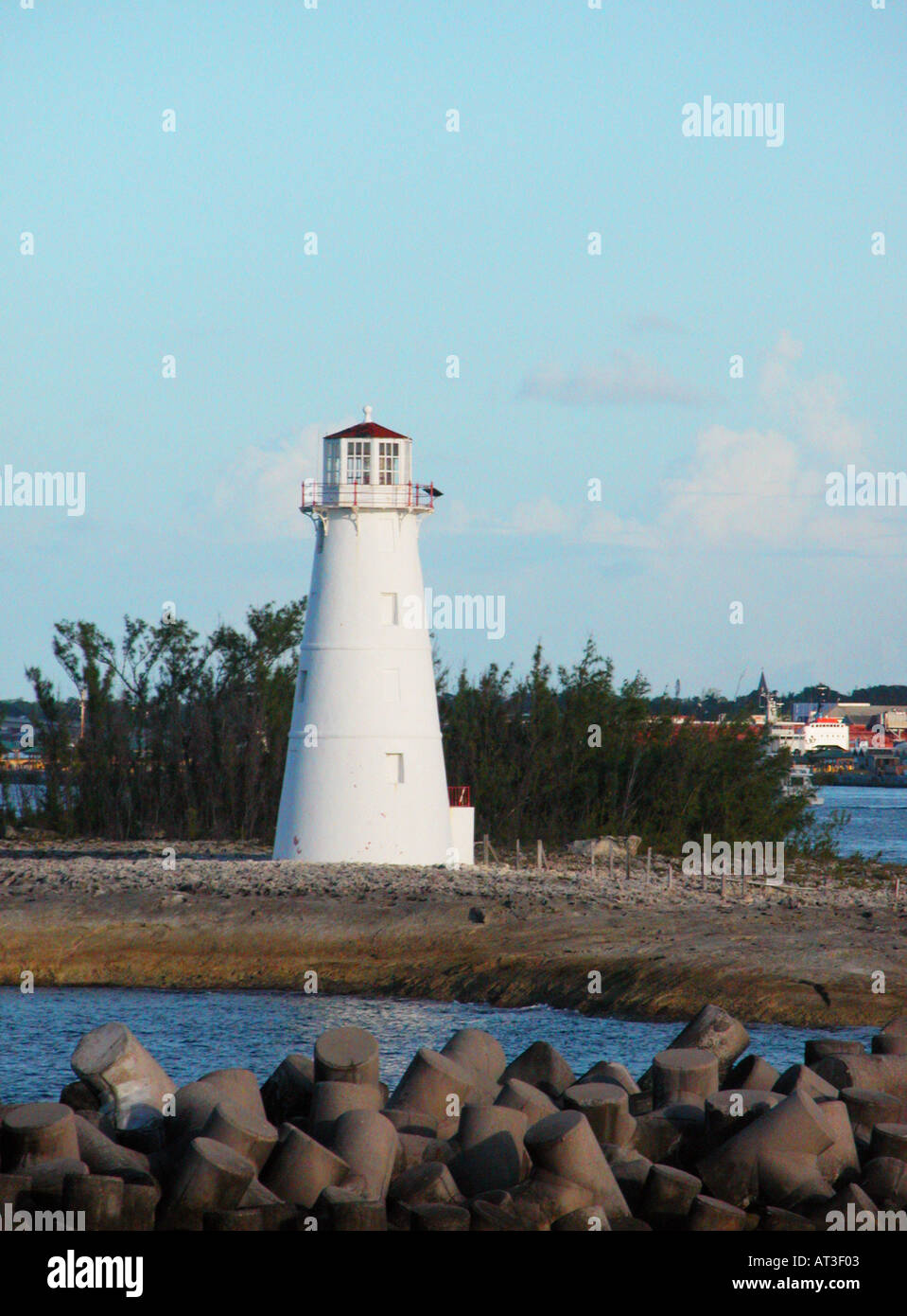 Nassau harbor lighthouse hi-res stock photography and images - Alamy