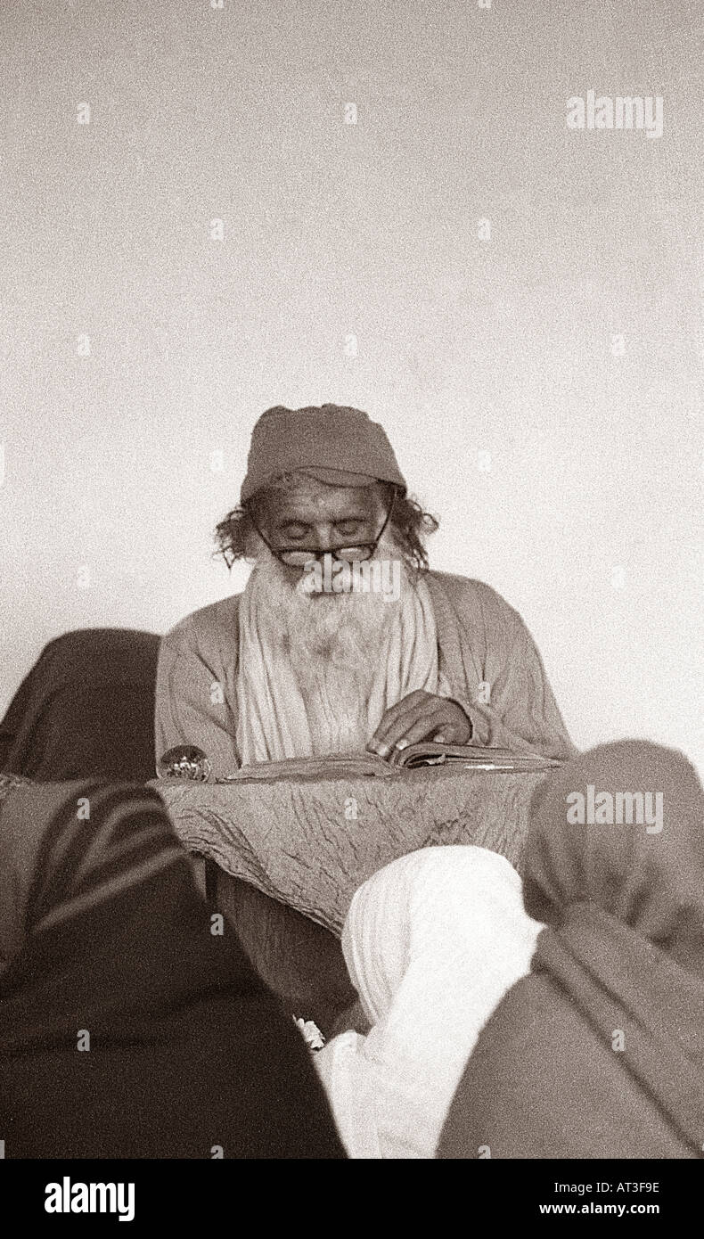 Religious cleric hi-res stock photography and images - Alamy