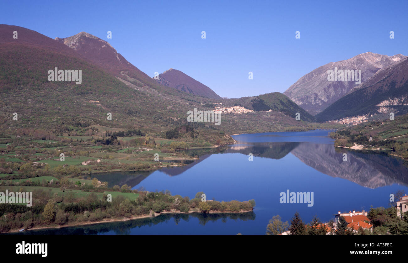 LAGO DI BARREA ABRUZZO ITALY EUROPE Stock Photo - Alamy