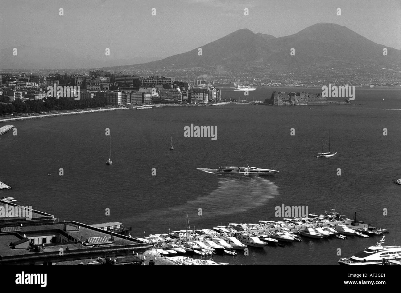 Scenic view of mount vesuvius at the gulf of naples Black and White ...