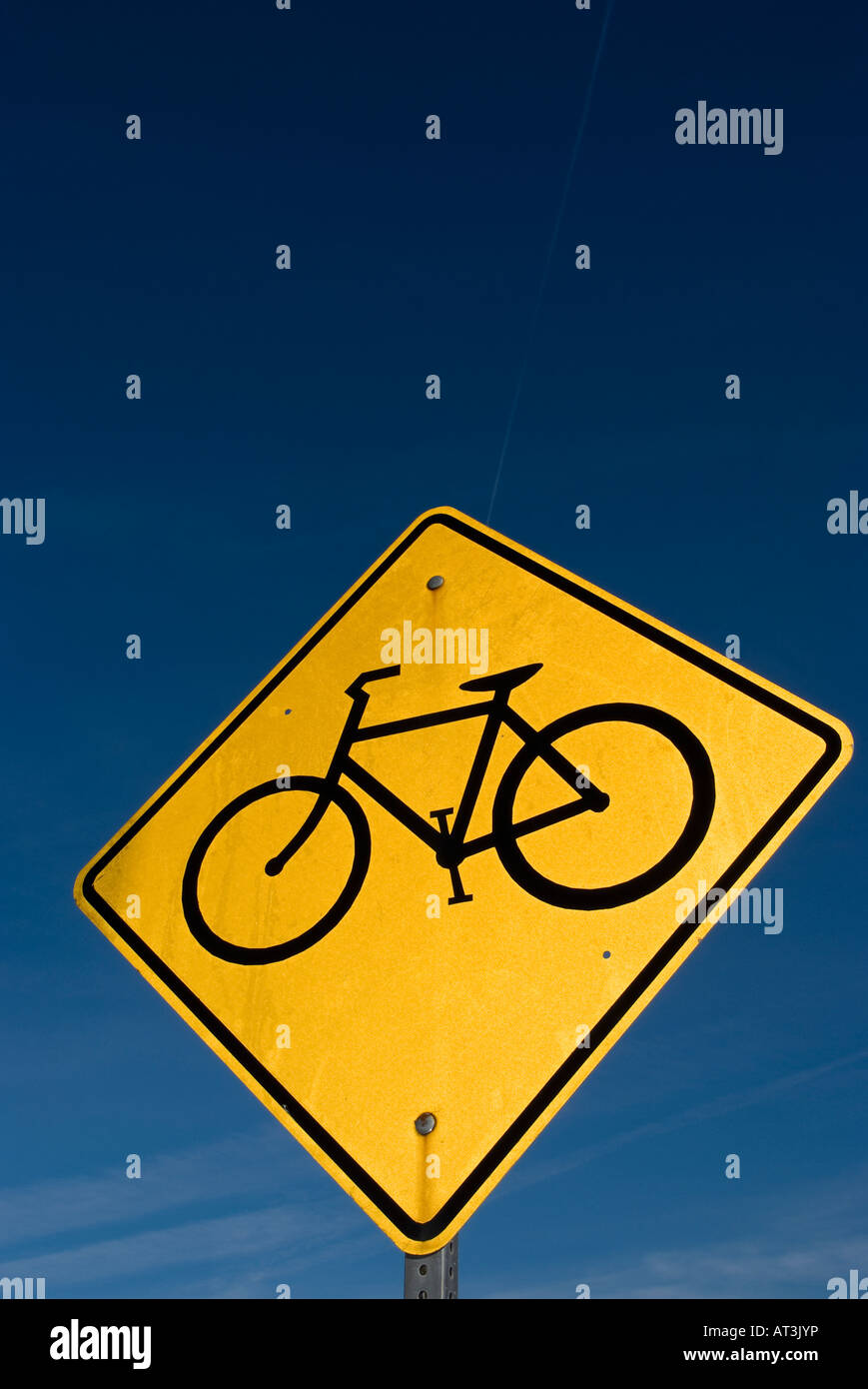 Bicycle crossing sign hi-res stock photography and images - Alamy