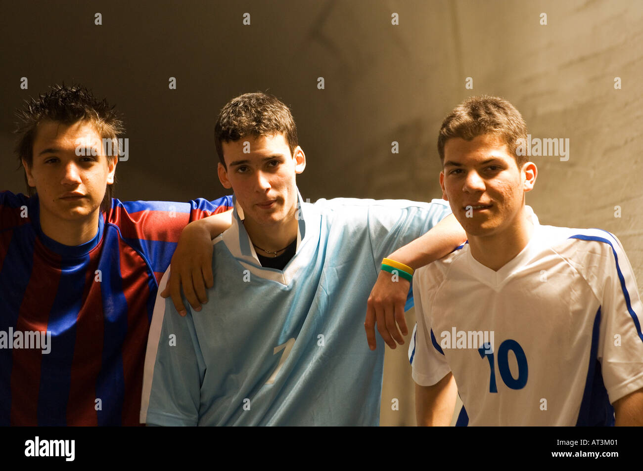 Group of teenage soccer friends Stock Photo - Alamy