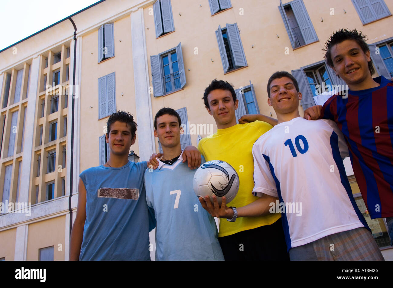 Group of teenage soccer friends Stock Photo - Alamy