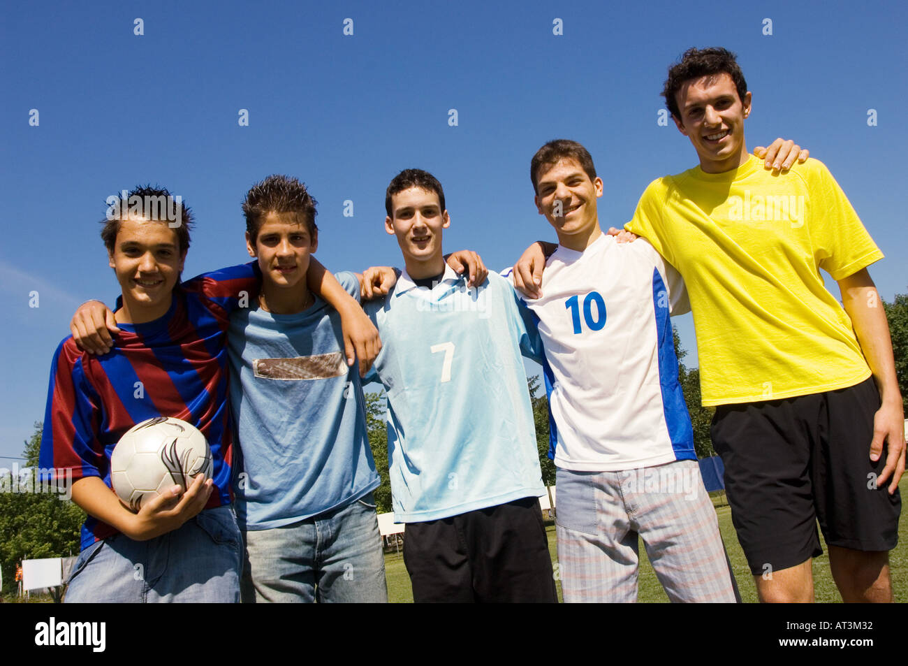 Group of teenage soccer friends Stock Photo - Alamy