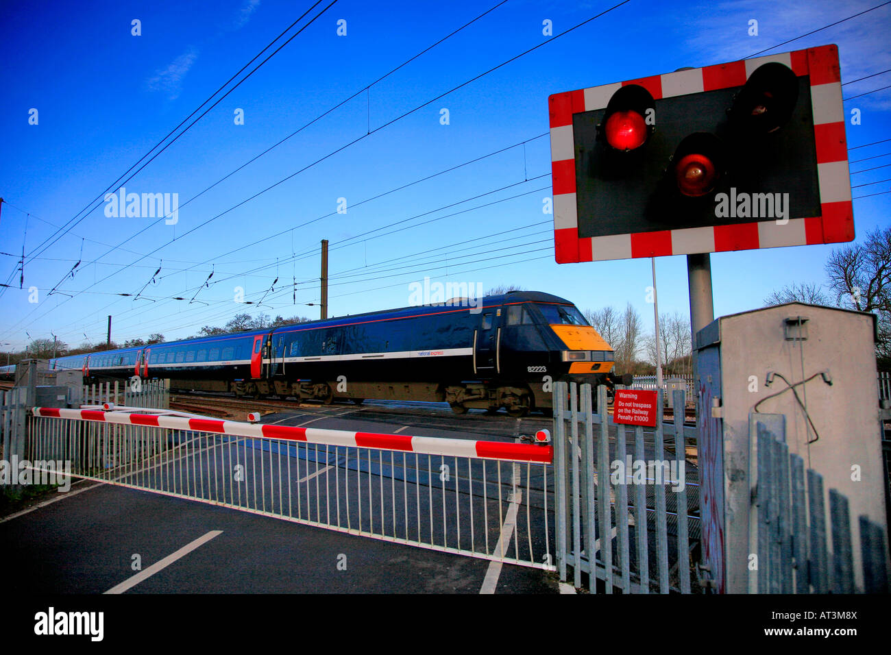 Level crossing cambridgeshire hi-res stock photography and images - Alamy