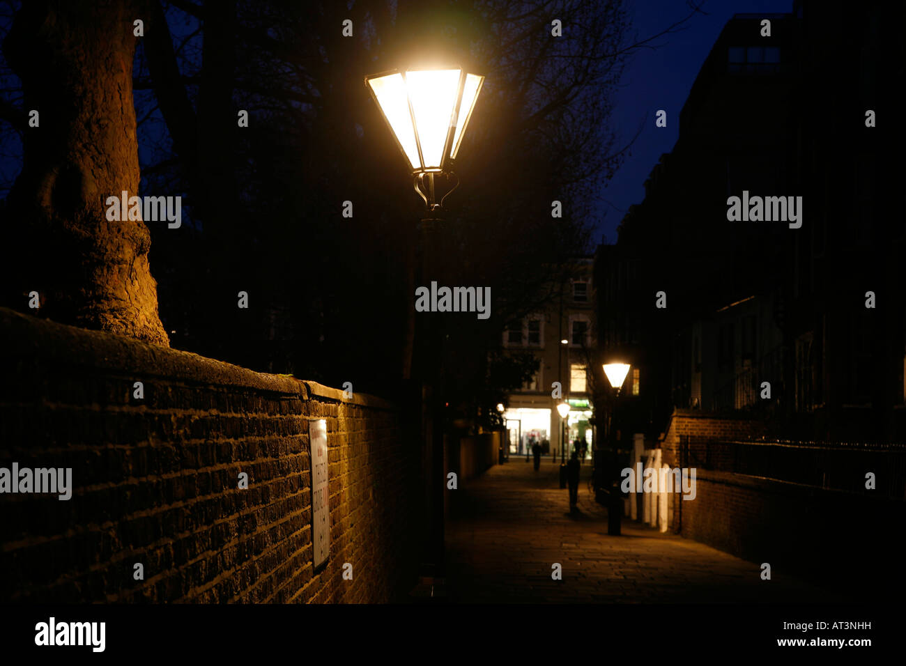 Gaslight in Thistle Grove, Chelsea, London Stock Photo - Alamy