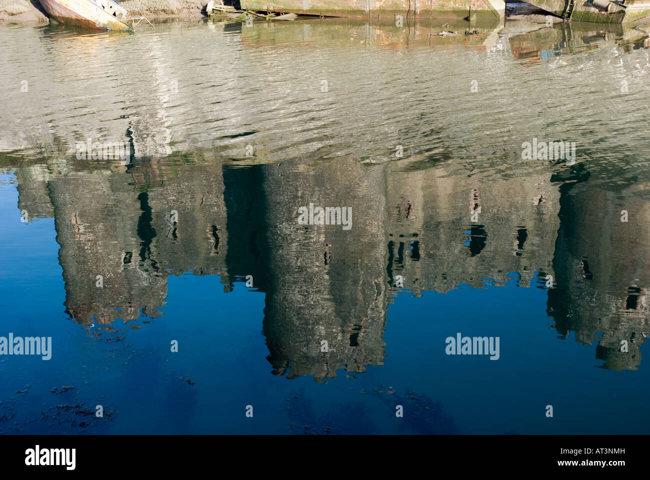 Reflect castle hi-res stock photography and images - Alamy