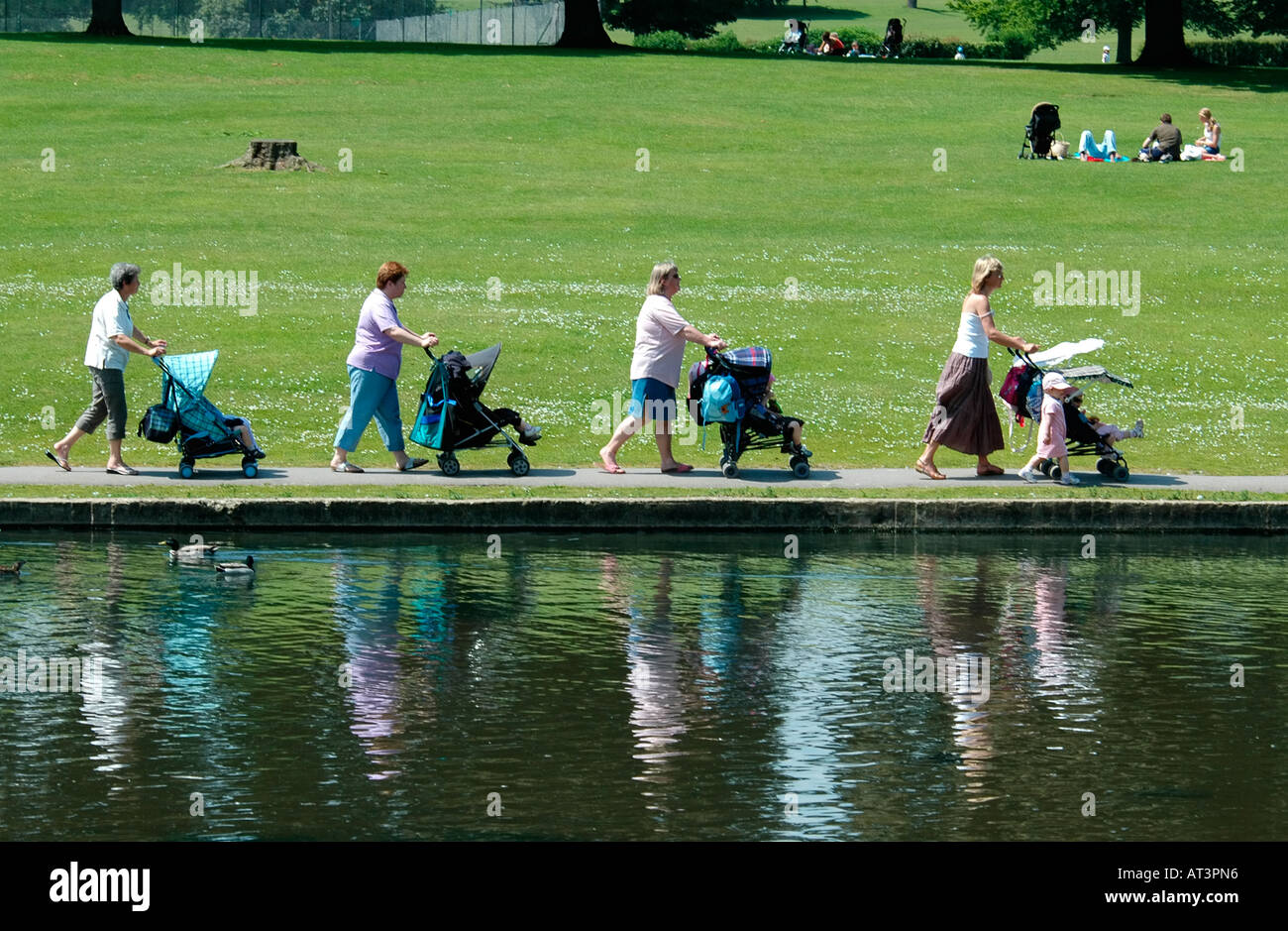 Girls out for summer walk hi-res stock photography and images - Alamy