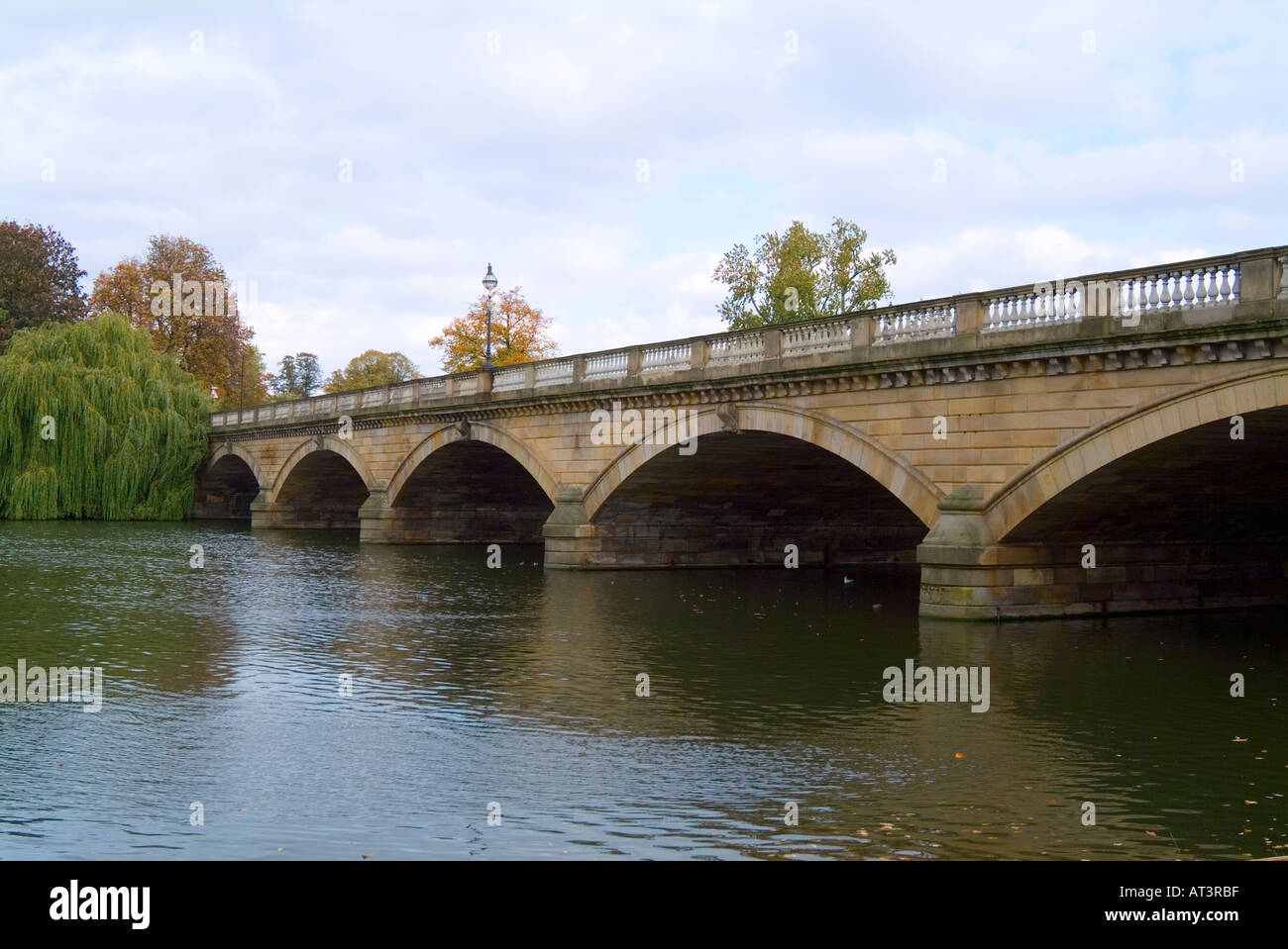 Bridge on the Serpentine in Hyde Park Stock Photo - Alamy