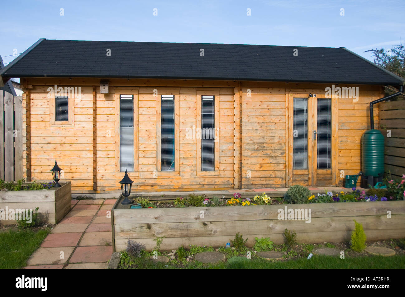 Cabin structure hi-res stock photography and images - Alamy