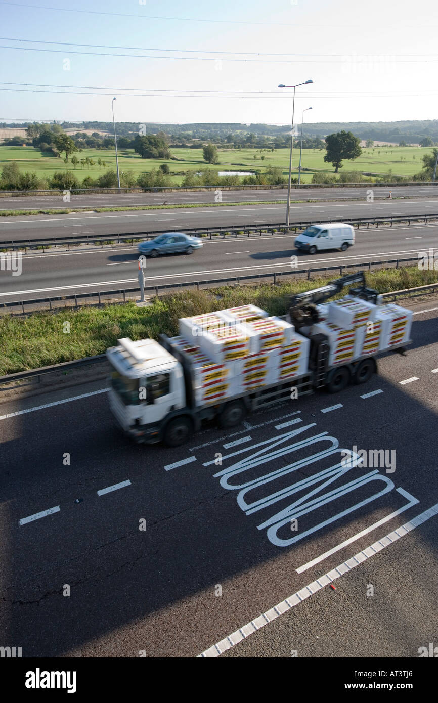 M25 motorway with lorry and road markings Stock Photo - Alamy