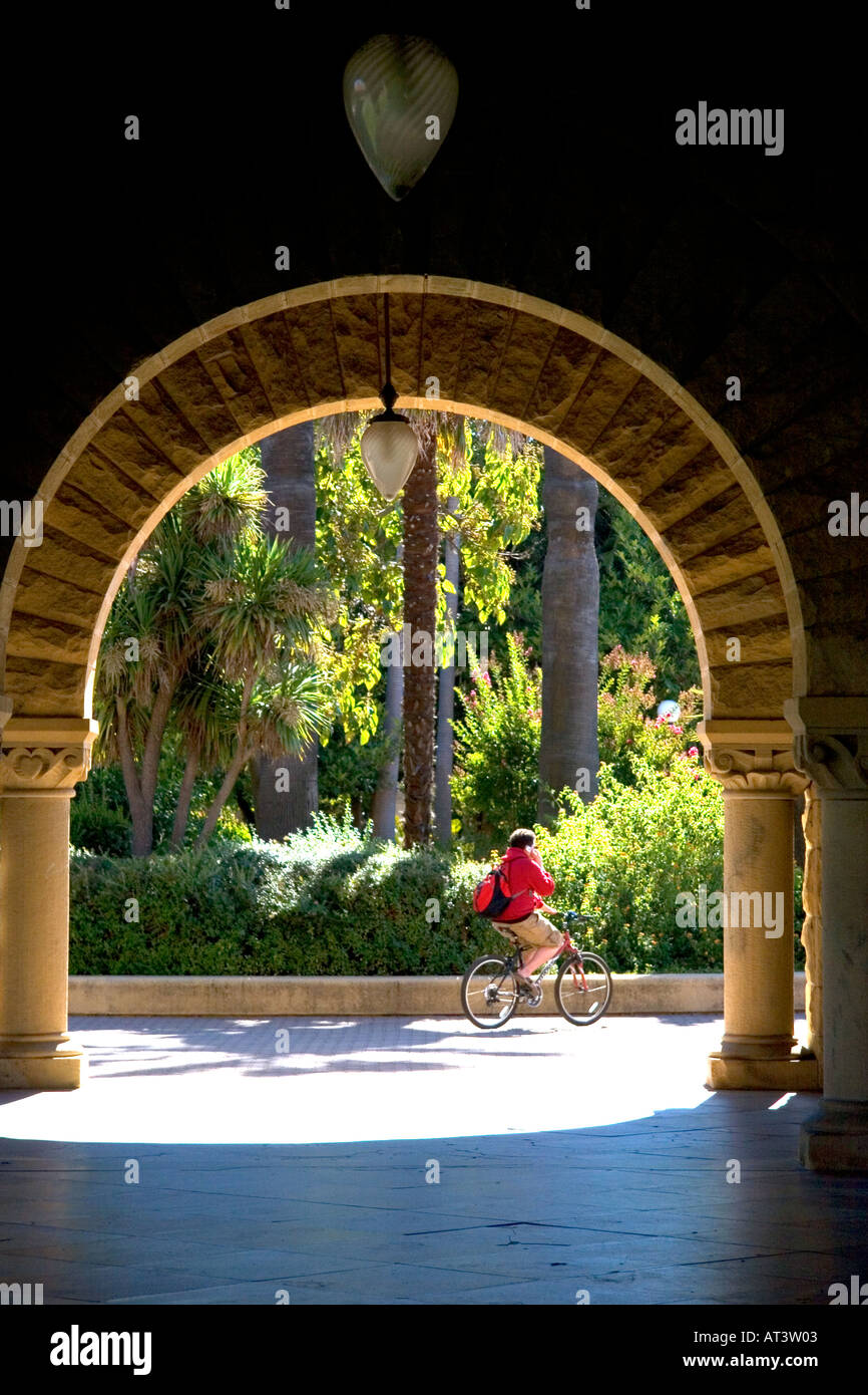Arched portico of the Main Quadrangle at the campus at Stanford ...