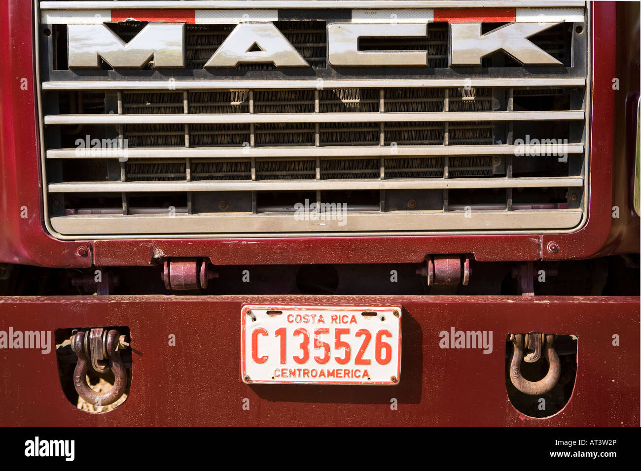 Front of mack truck hi-res stock photography and images - Alamy