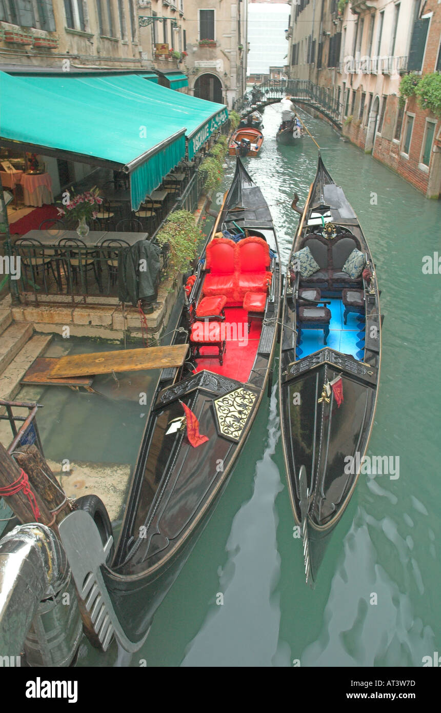 Two empty gondolas hi-res stock photography and images - Alamy