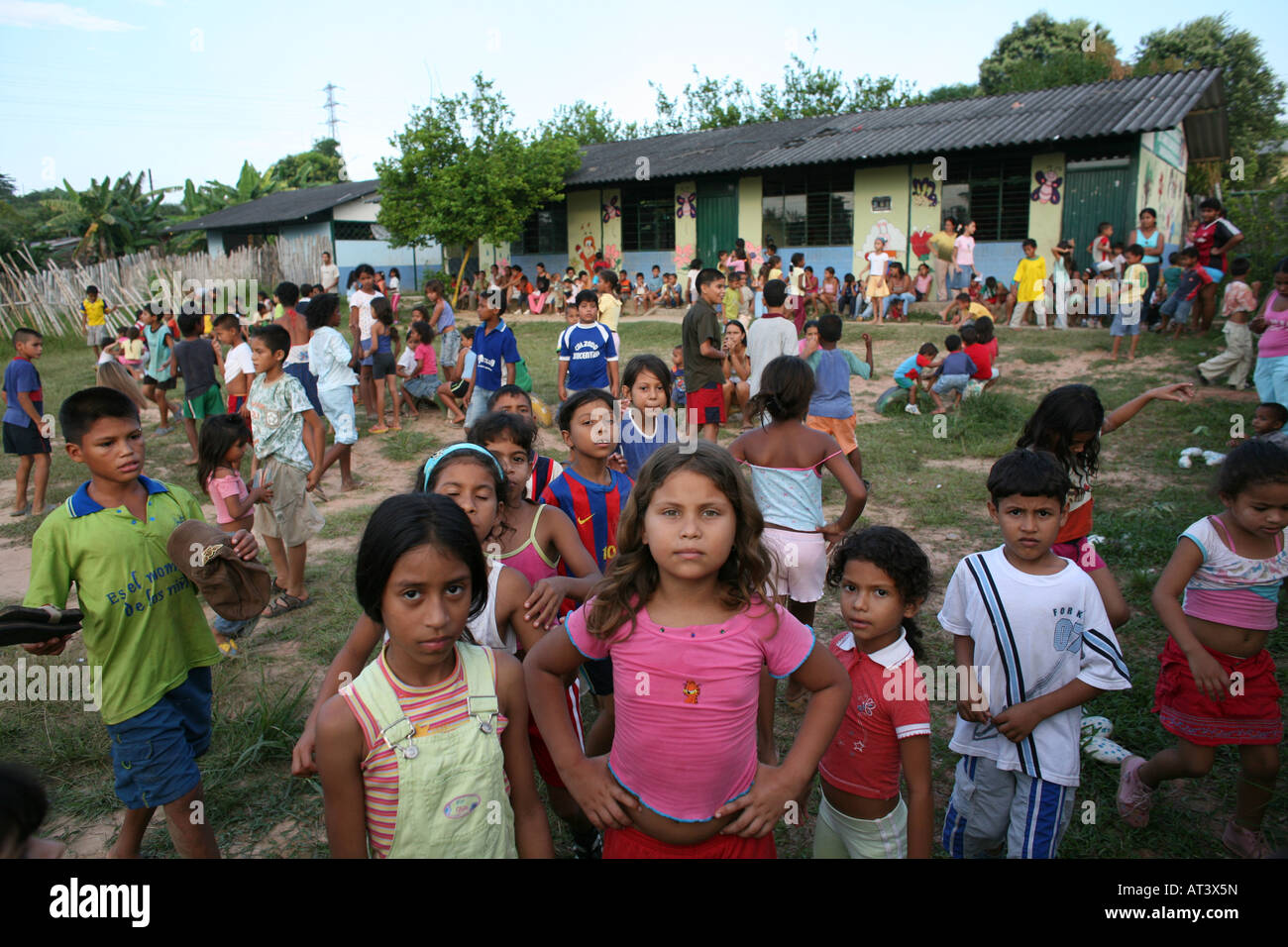 Primary school in one of the Colombian slums in Barrancabermeja Stock ...