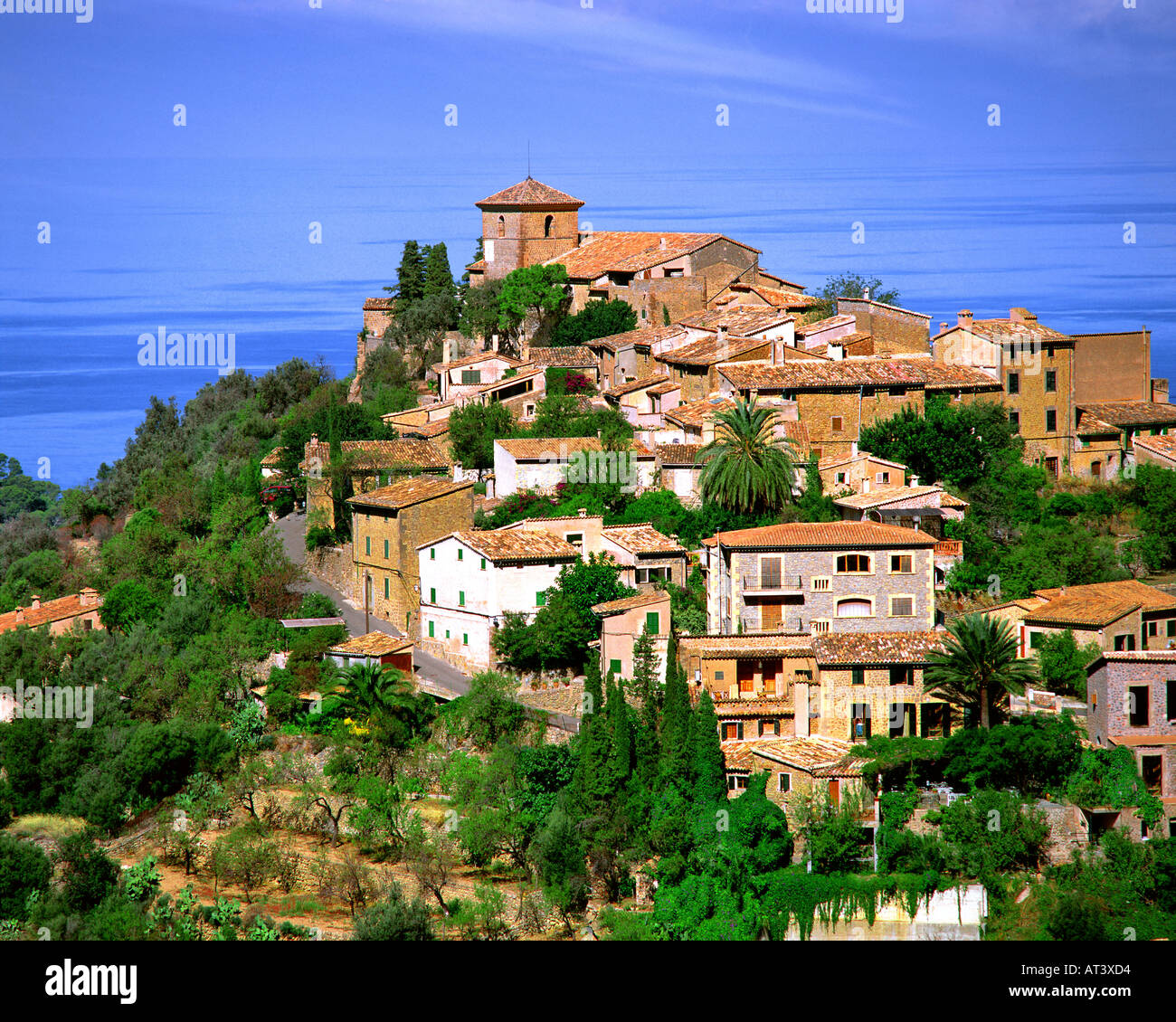 Mallorca spain deia hillside homes hi-res stock photography and images ...