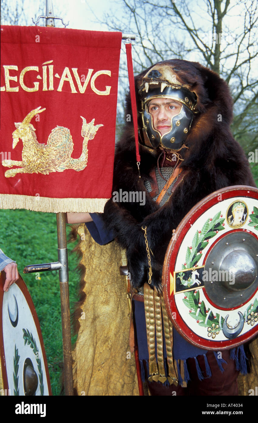 Roman soldiers marching history enactment hi-res stock photography and ...