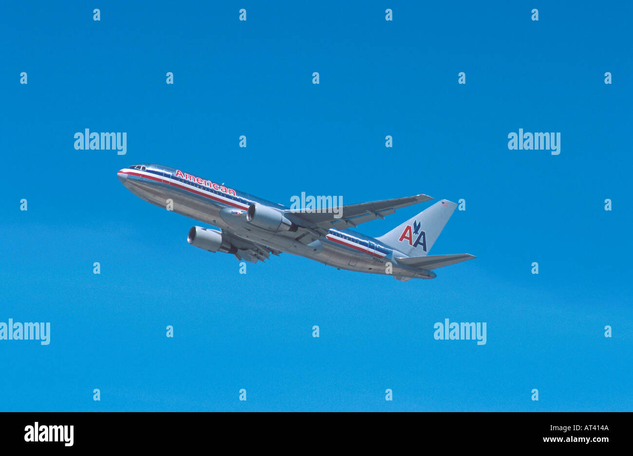 American Airlines Boeing 767 climbing at take off Stock Photo - Alamy