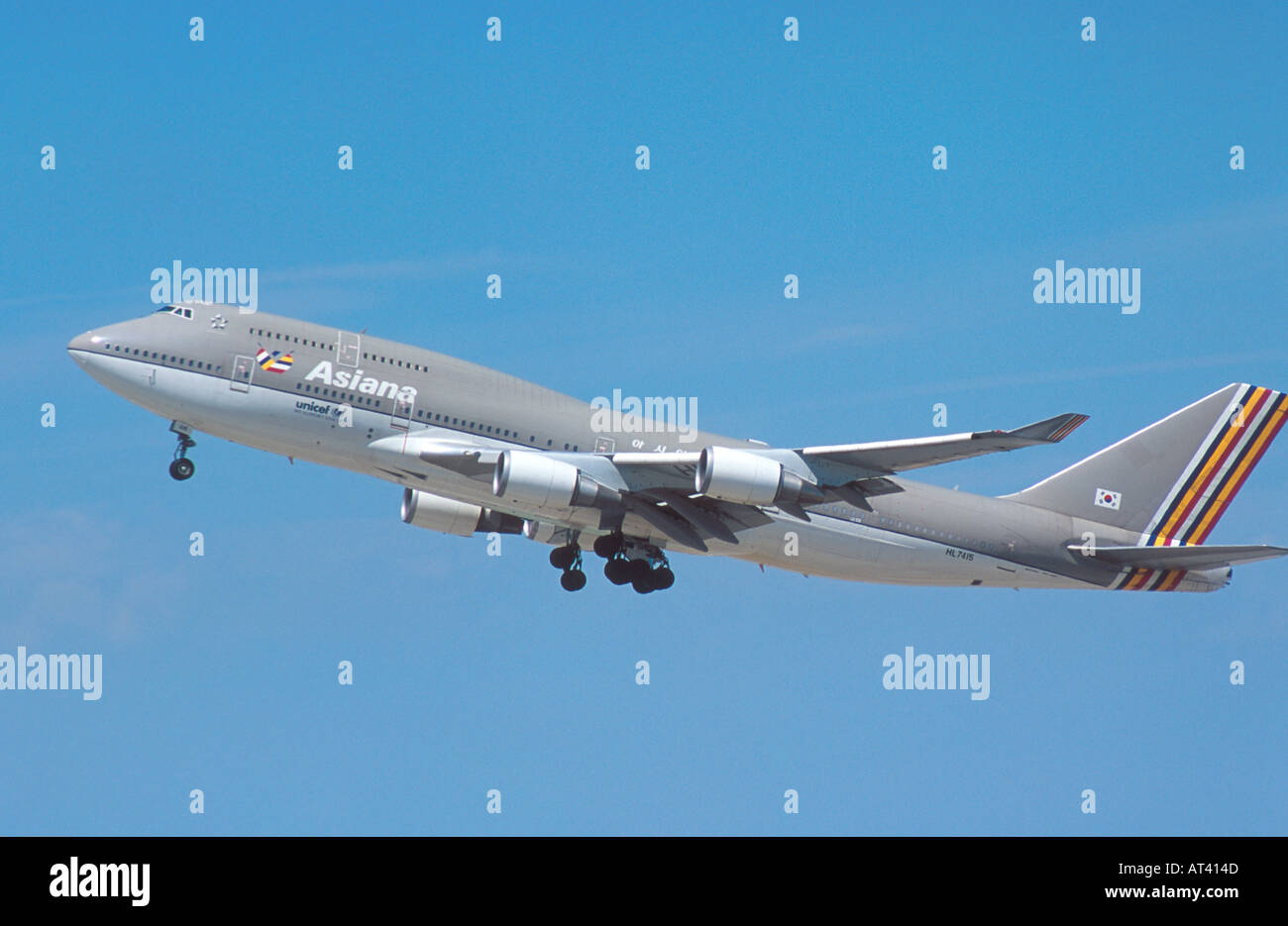 Asiana Boeing 747 taking off Stock Photo - Alamy