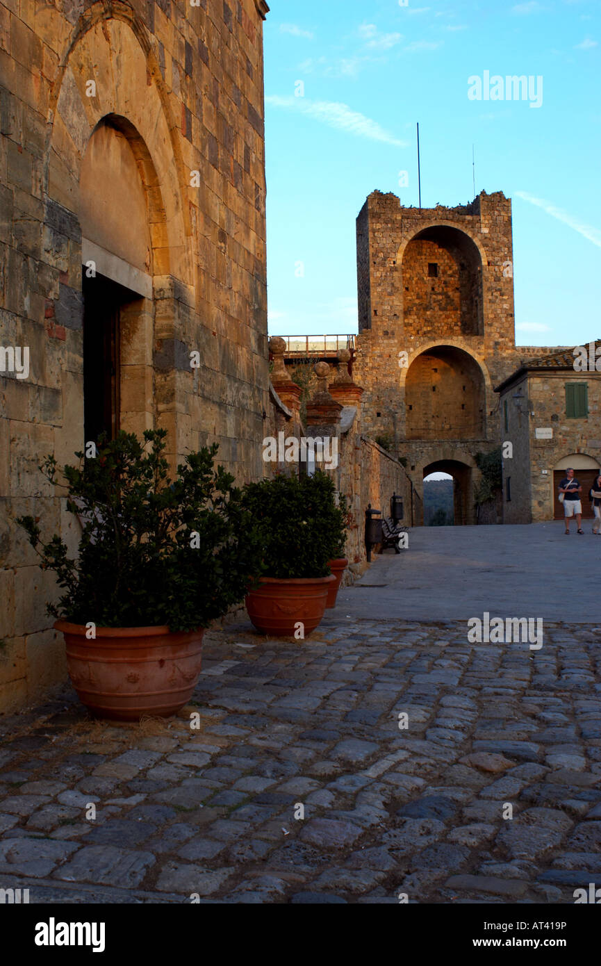 Completely walled medieval town of Monteriggioni, Tuscany, Italy Stock ...