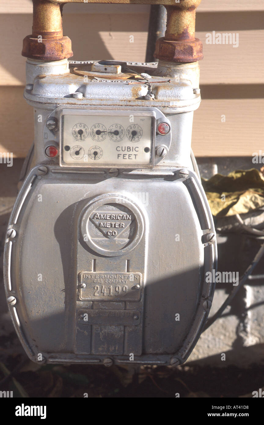 Natural gas meter outside a home Stock Photo - Alamy