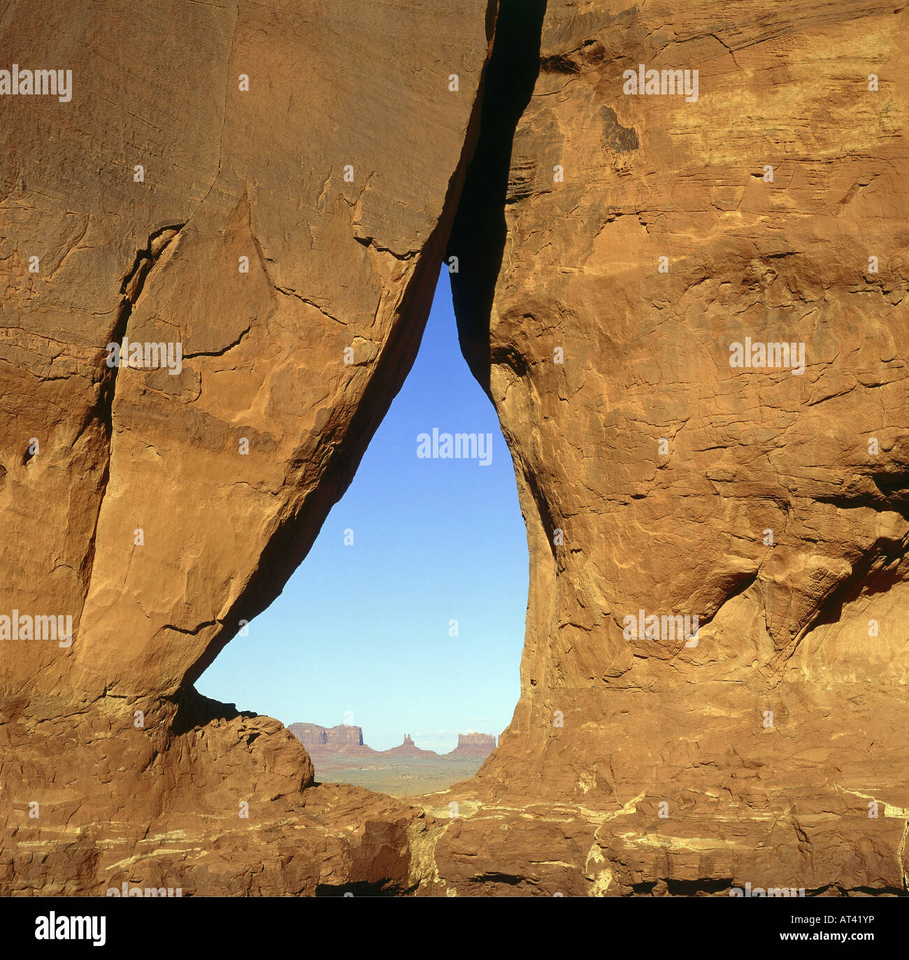 Drop arch hi-res stock photography and images - Alamy
