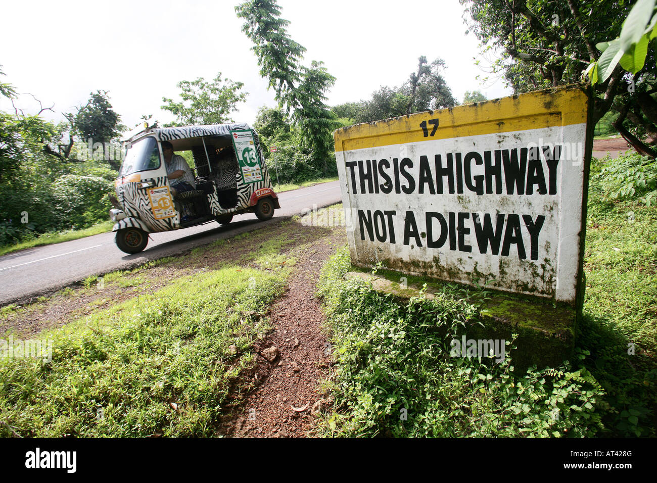 A roadside safety sign in India Stock Photo - Alamy