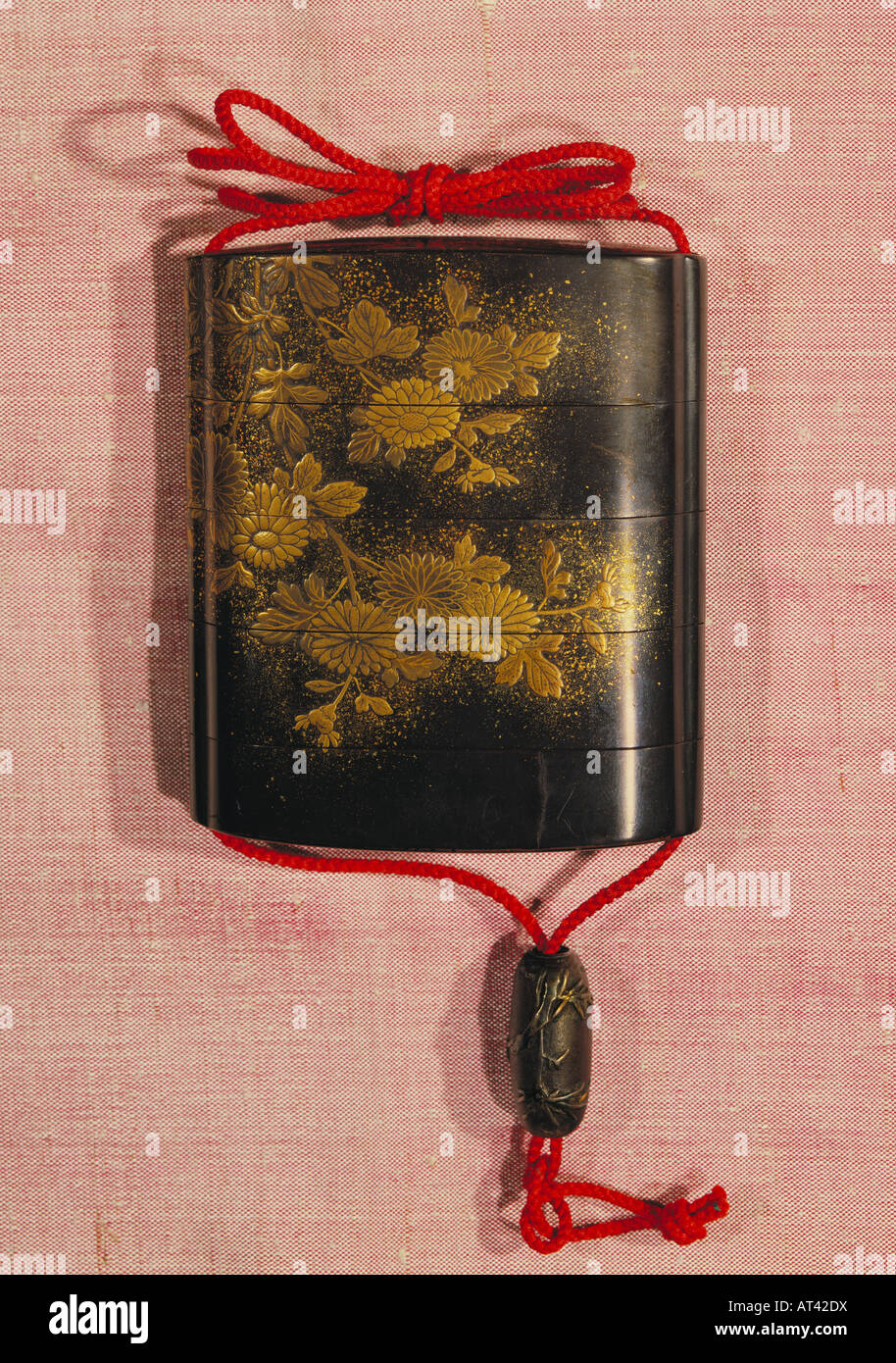 Inro medicine box hi-res stock photography and images - Alamy