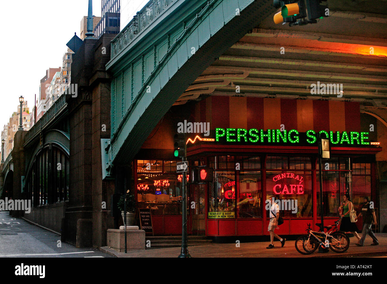 Central Cafe inside PERSHING SQUARE MIDTOWN MANHATTAN NEW YORK CITY ...