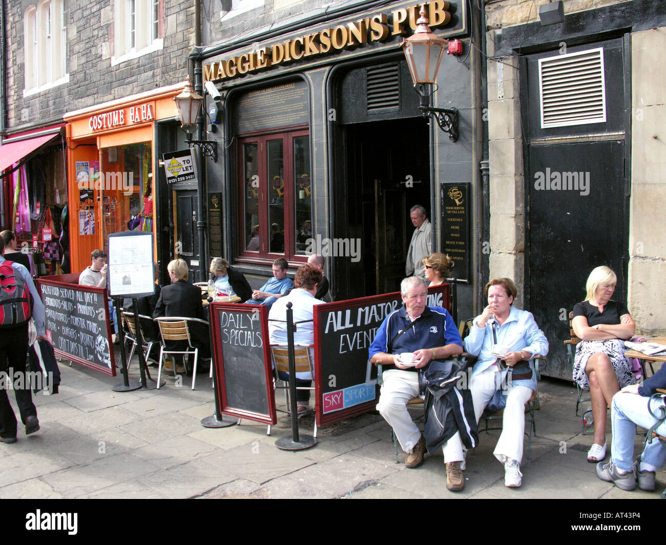 Maggie Dicksons Pub in Grassmarket Edinburgh Scotland Stock Photo - Alamy